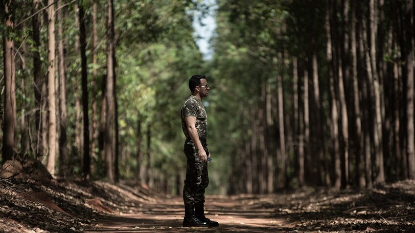 Enter (i inne historie) | Outfilm